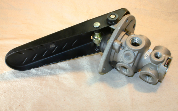 Brake Treadle Valve for the Ottawa Yard Truck - part # 53100507